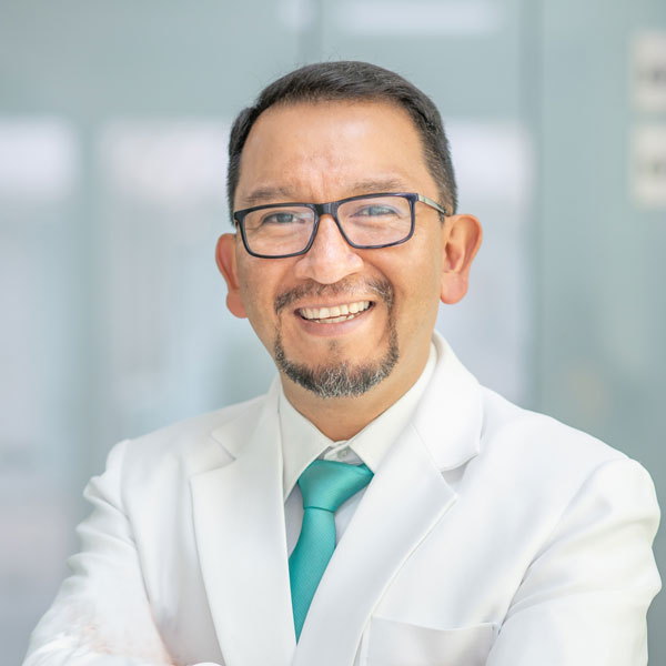 Max Hernández Zevallos - Clínica ConfíaSalud